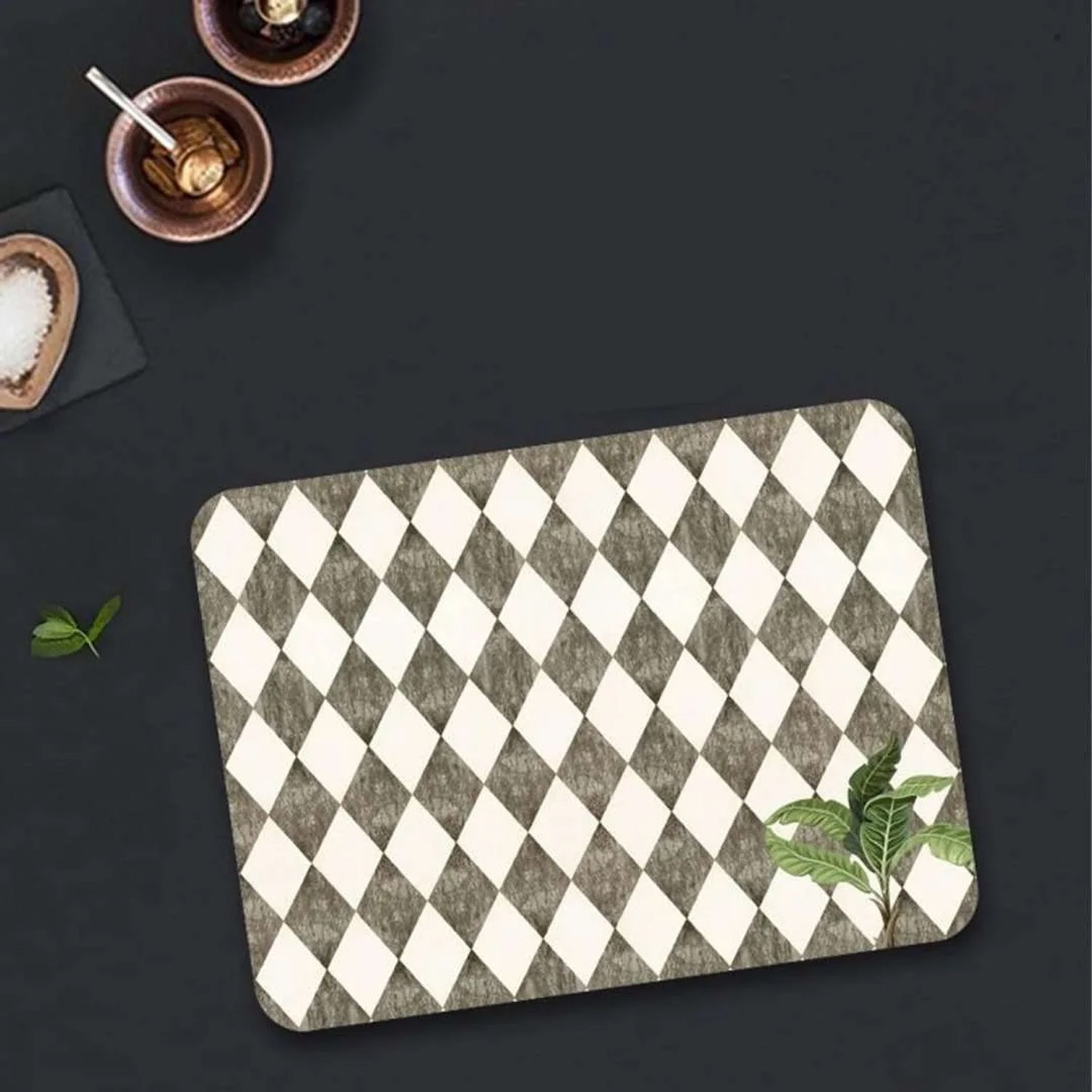 A lone palm on vintage background Table Mats | TM 063 (set of 2) – Shaakh